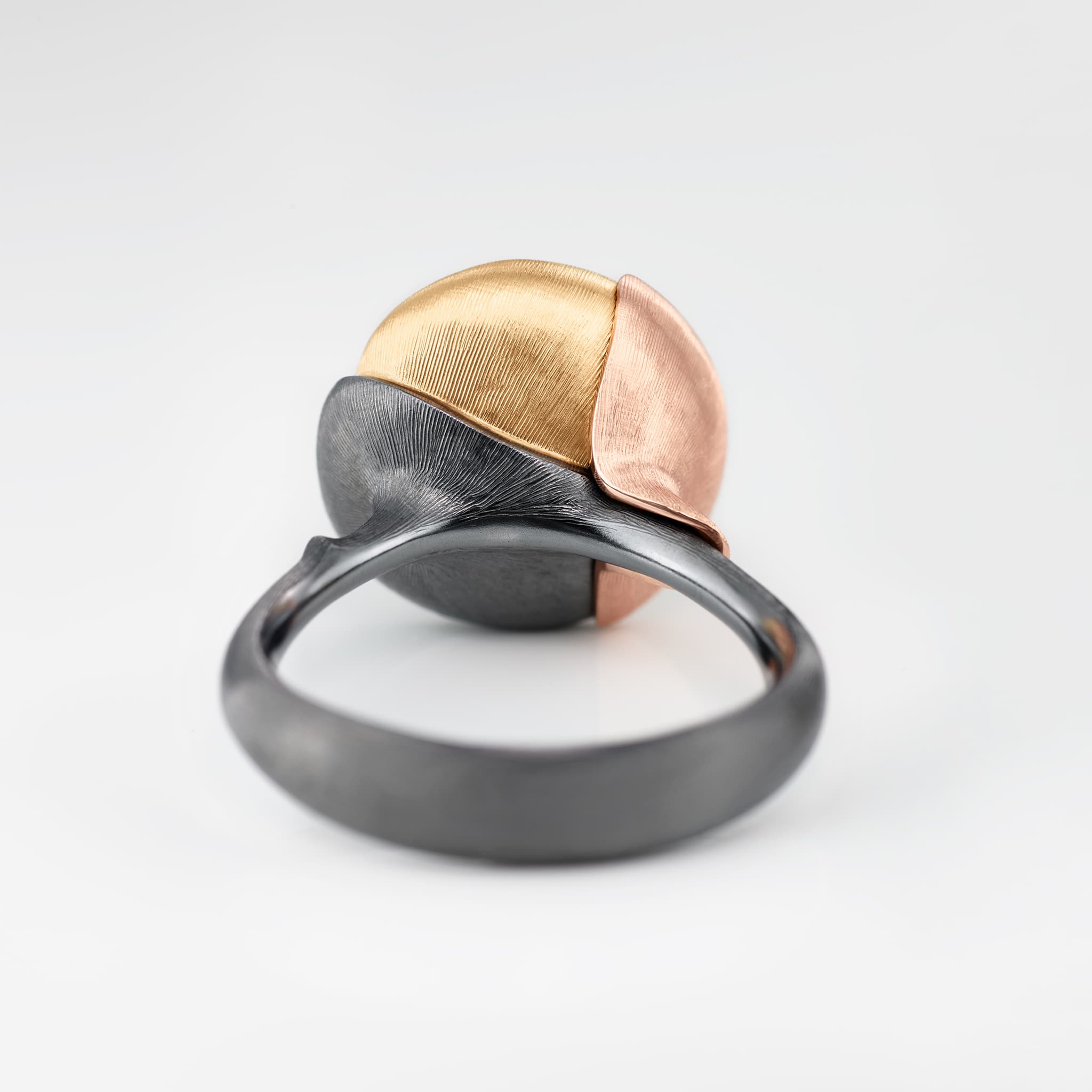 Lotus ring 3 | Ole Lynggaard