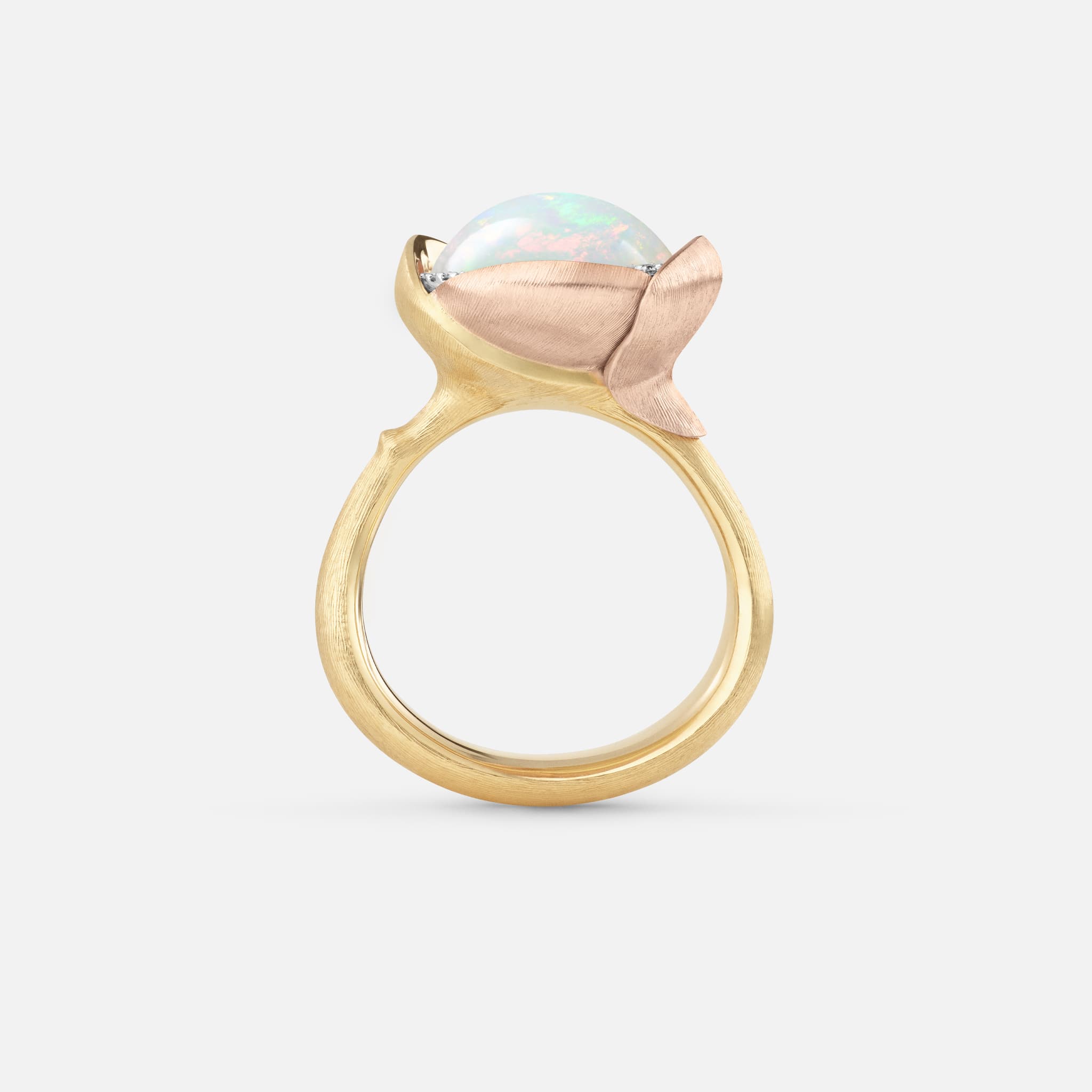 Lotus ring 3 | Ole Lynggaard