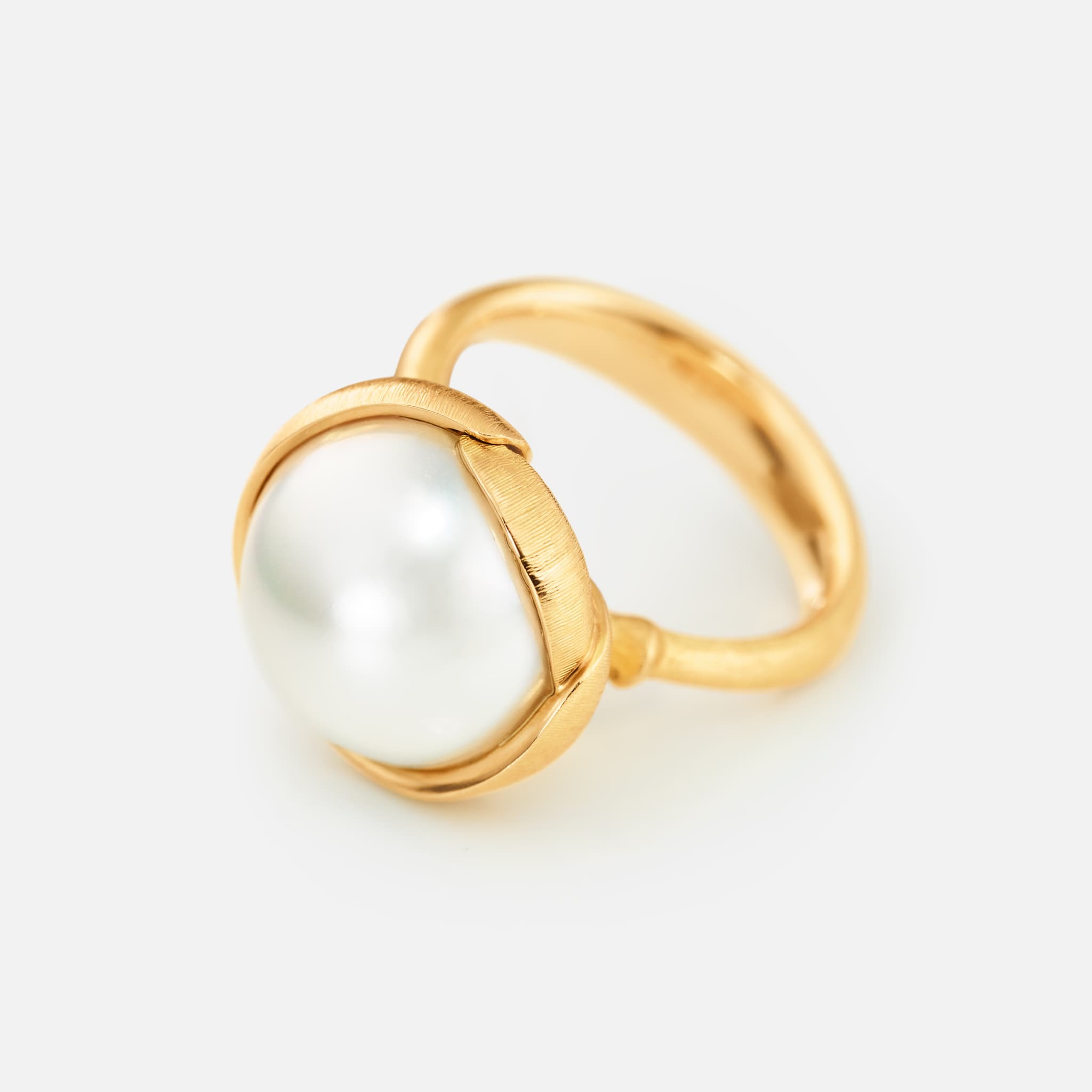 Lotus ring pearl | Ole Lynggaard