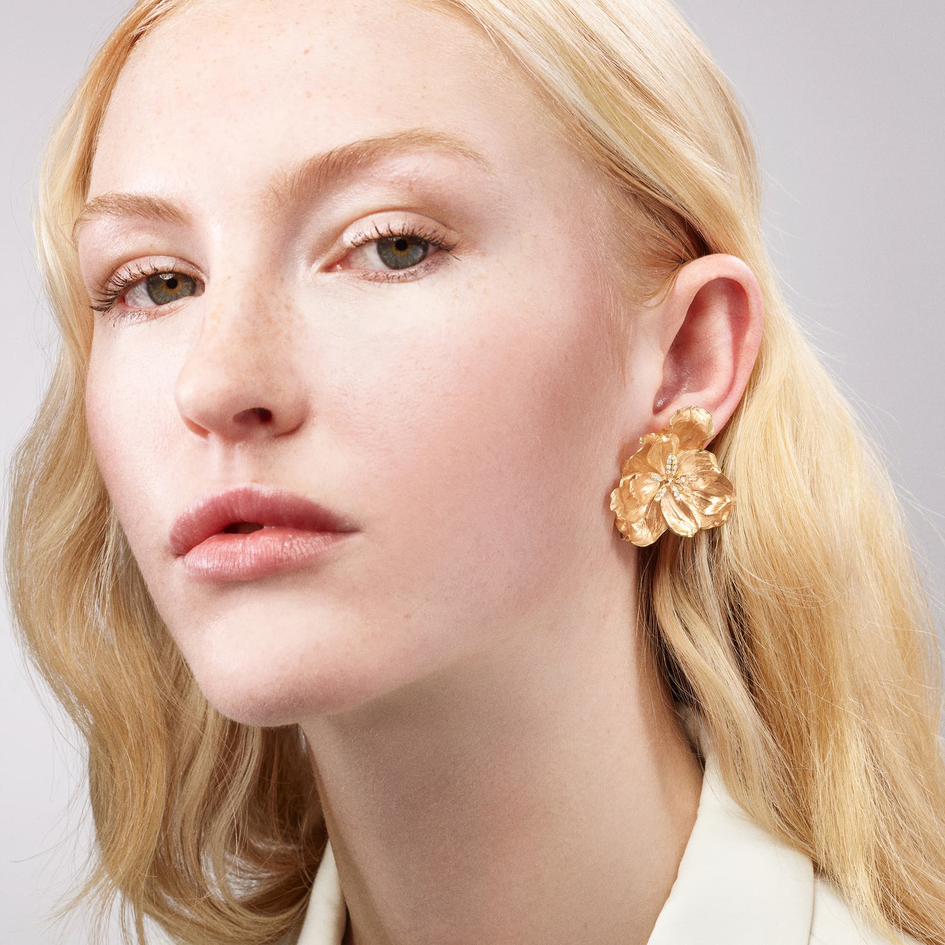 Wild Rose earclips large | Ole Lynggaard