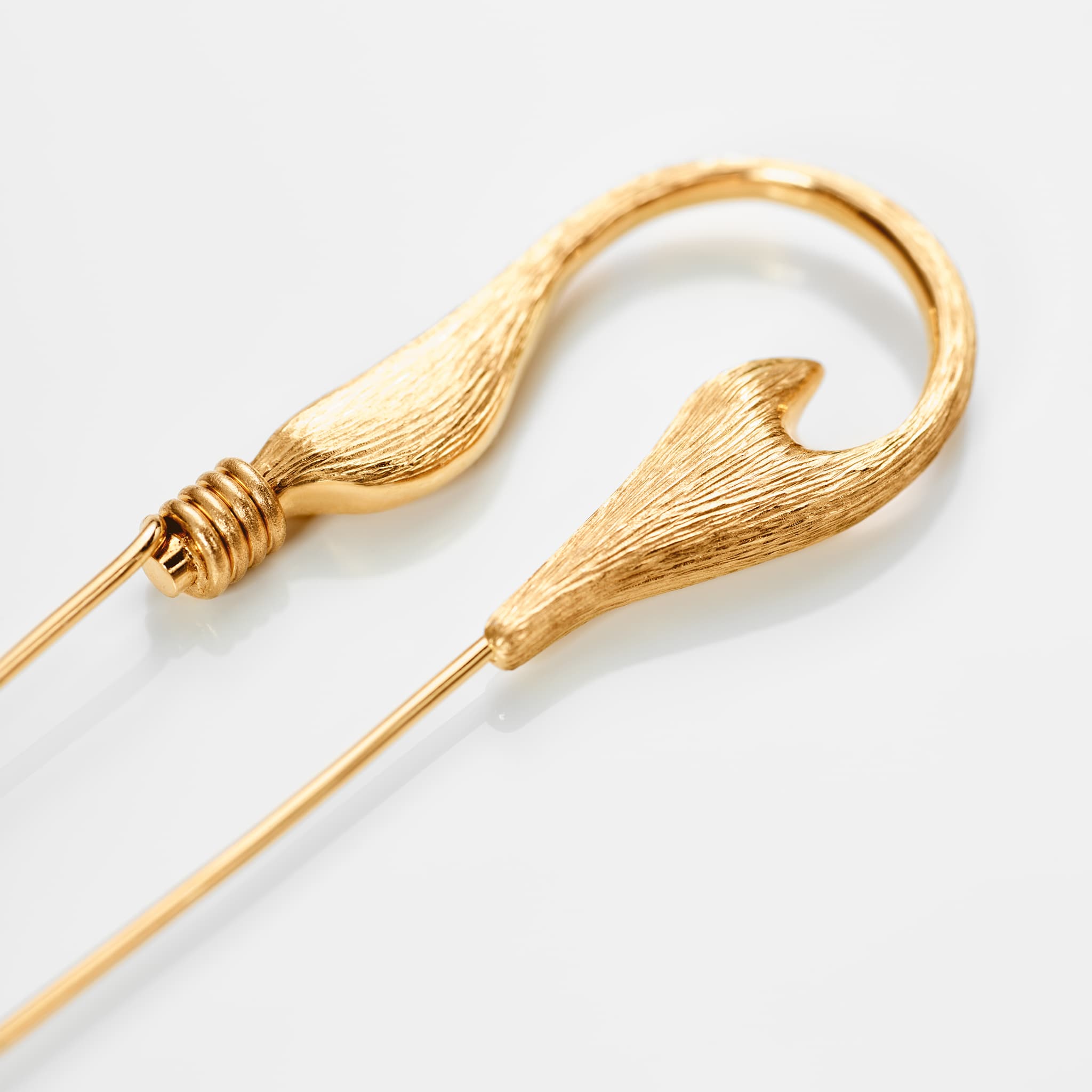 Fish Hook brooch large | Ole Lynggaard